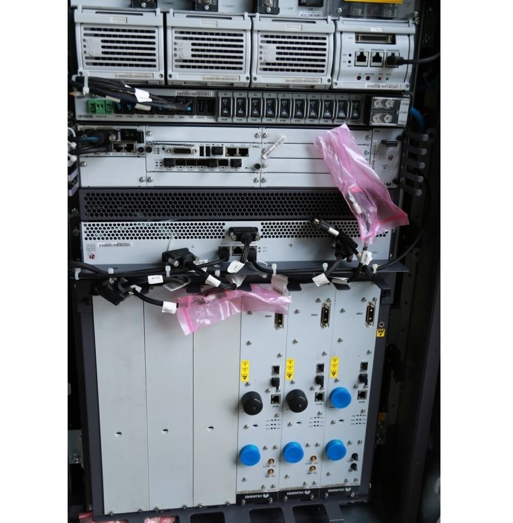 Huawei BTS3900 GRFU 900A + BBU3900 BBU M900 GSM WCDMA Base Station